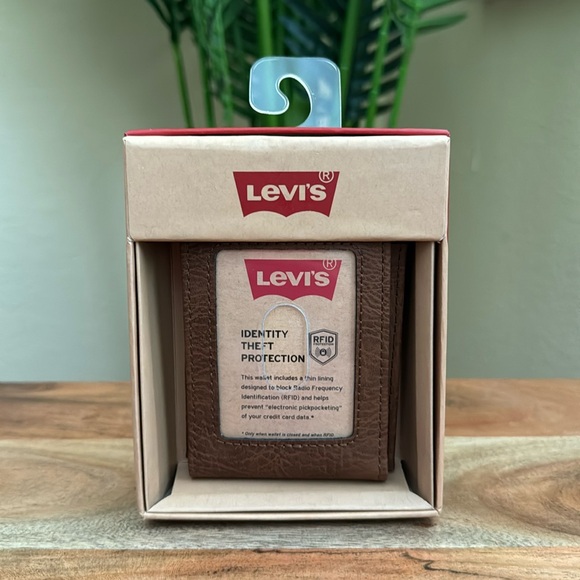 Levi's | Bags | Levis Men Wallet | Poshmark